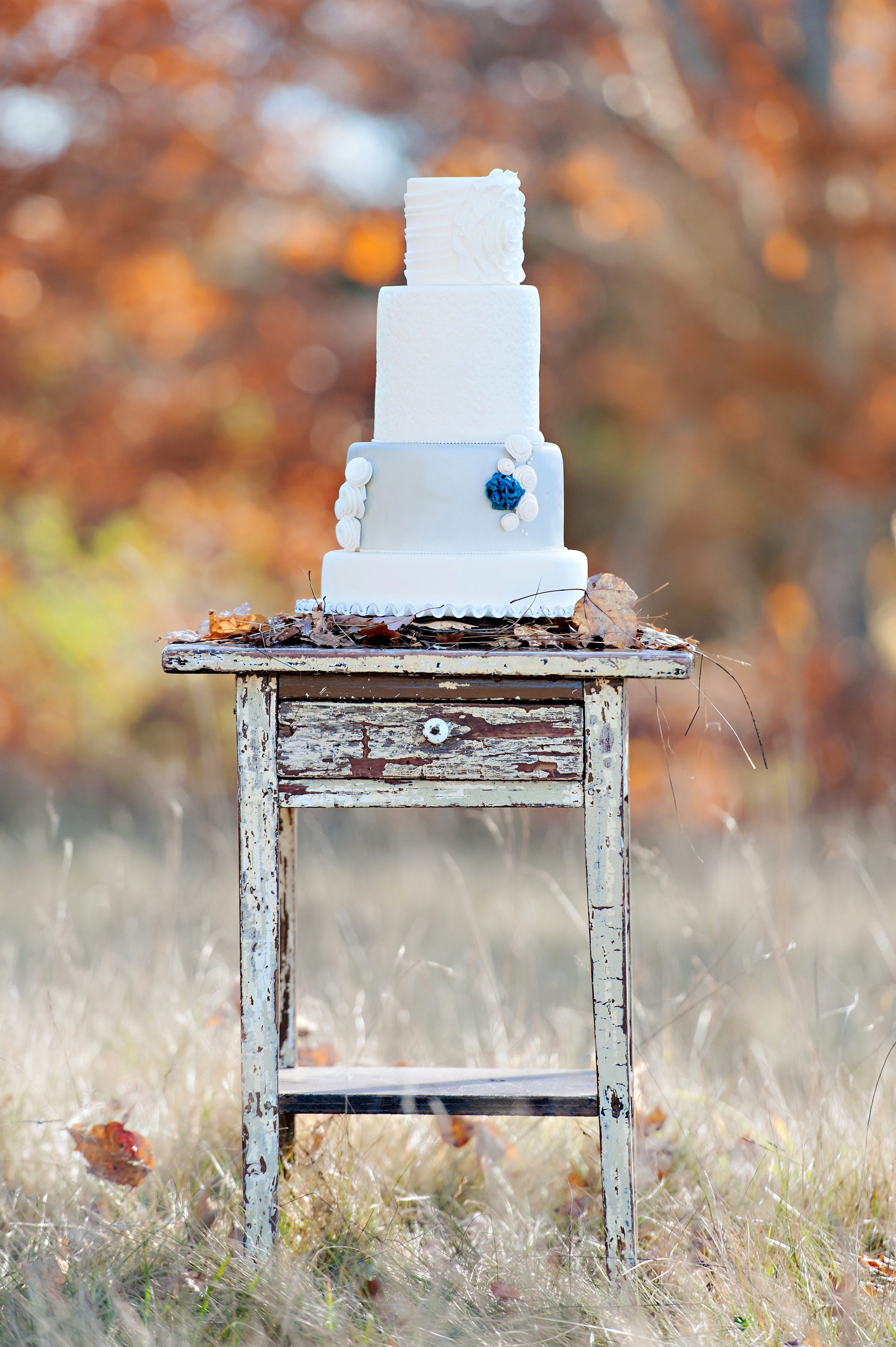 Fall Wedding Inspiration – Blue Willow – Something Borrowed Vintage Rentals